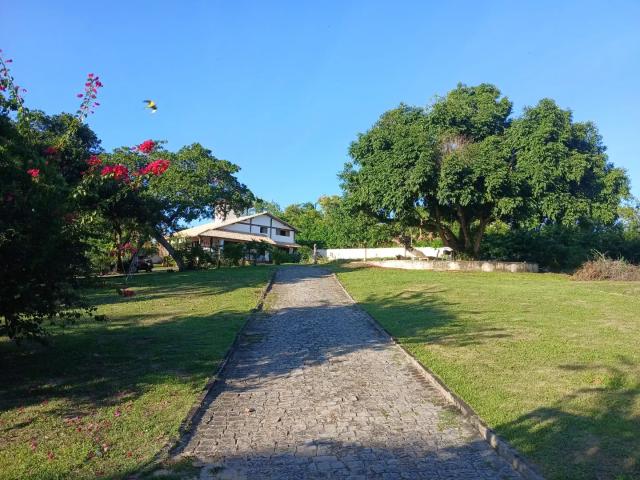 Casa / Sobrado em Condomínio para Locação em Camaçari/BA Vilas de Abrantes 6 Quartos