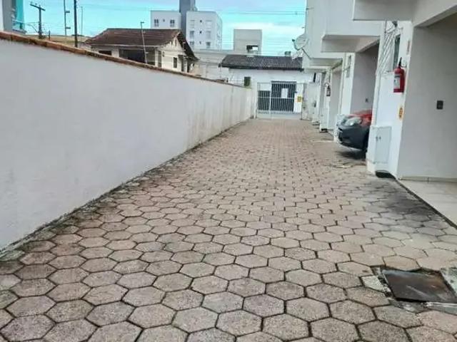 Casa / Sobrado em Condomínio para Locação em Camboriú/SC Areias 2 Quartos