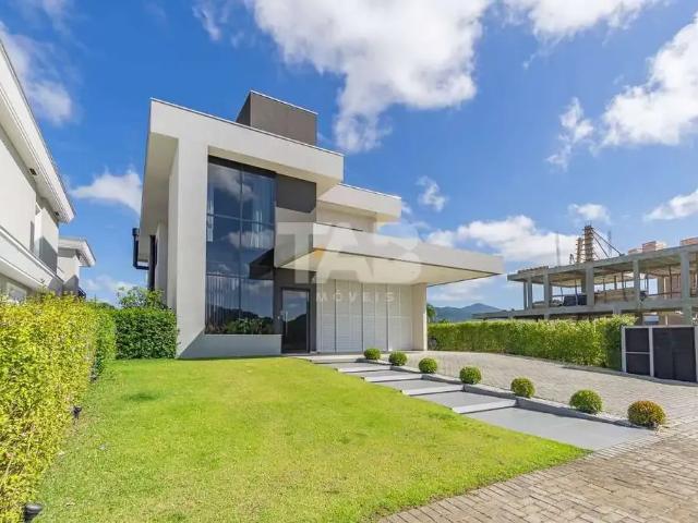 Casa / Sobrado em Condomínio para Locação em Camboriú/SC Centro 4 Quartos