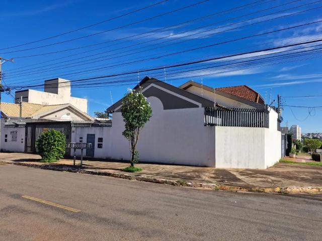 Casa / Sobrado em Condomínio para Locação em Campo Grande/MS Vila Miguel Couto 2 Quartos