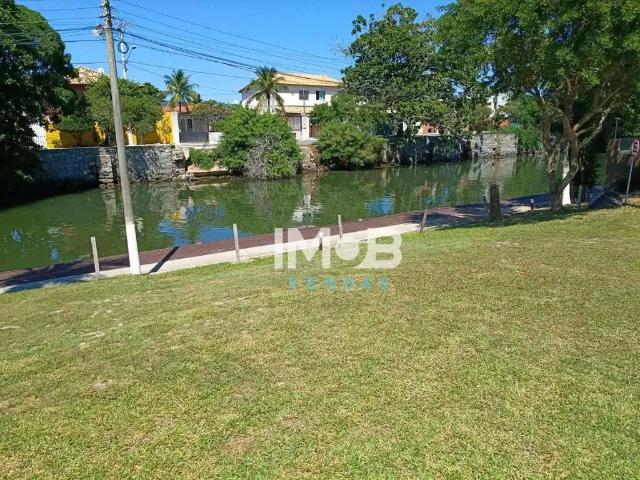 Casa / Sobrado em Condomínio para Locação em Cabo Frio/RJ São Cristóvão 2 Quartos