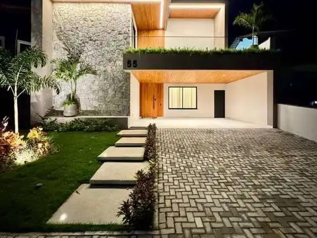Casa / Sobrado em Condomínio para Locação em Caraguatatuba/SP Mar Verde 5 Quartos