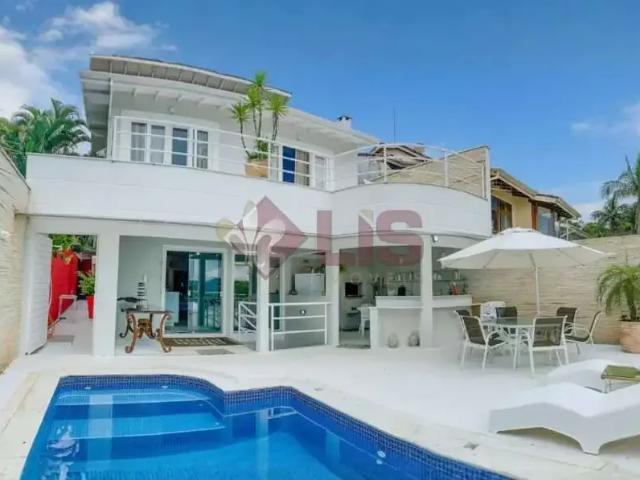 Casa / Sobrado em Condomínio para Locação em Caraguatatuba/SP Massaguaçu 6 Quartos