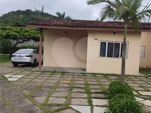 Casa / Sobrado em Condomínio para Locação em Caraguatatuba/SP Prainha 2 Quartos