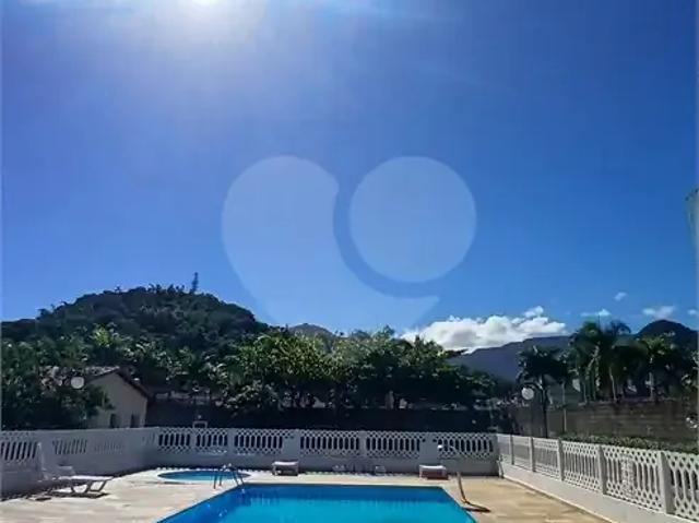 Casa / Sobrado em Condomínio para Locação em Caraguatatuba/SP Prainha 2 Quartos