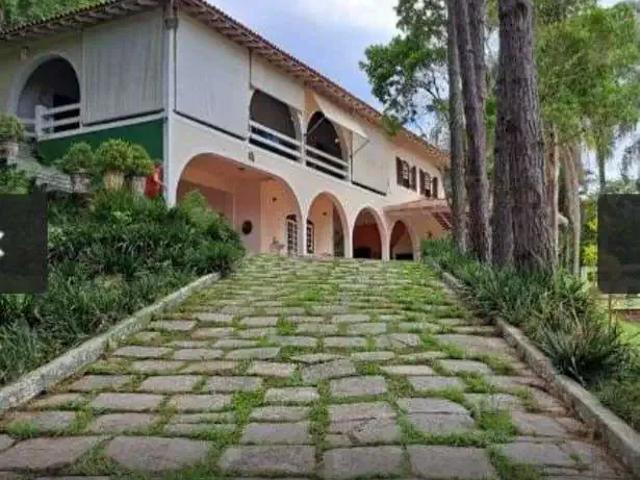 Casa / Sobrado em Condomínio para Locação em Carapicuíba/SP Nova Fazendinha 4 Quartos