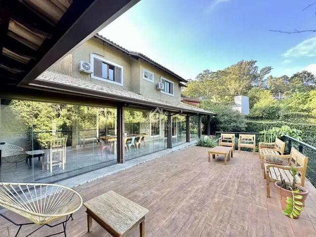 Casa / Sobrado em Condomínio para Locação em Carapicuíba/SP Centro 3 Quartos