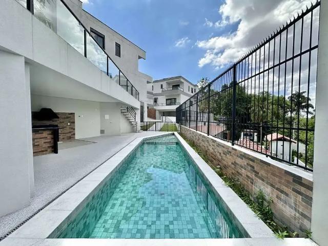 Casa / Sobrado em Condomínio para Locação em Carapicuíba/SP Chácara do Refúgio 3 Quartos