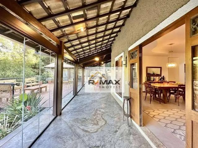 Casa / Sobrado em Condomínio para Locação em Carapicuíba/SP Chácara dos Lagos 4 Quartos