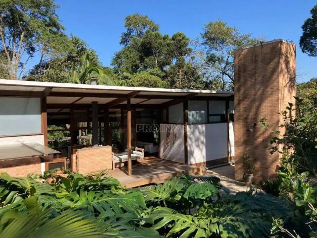 Casa / Sobrado em Condomínio para Locação em Carapicuíba/SP Granja Viana 4 Quartos