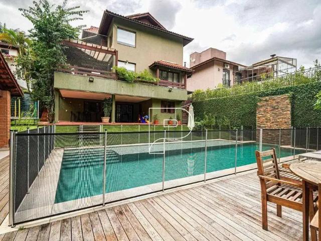 Casa / Sobrado em Condomínio para Locação em Carapicuíba/SP Granja Viana 5 Quartos