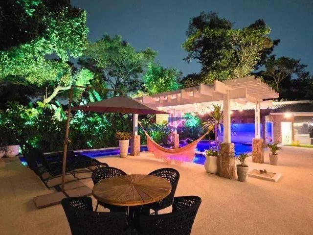 Casa / Sobrado em Condomínio para Locação em Carapicuíba/SP Granja Viana 6 Quartos