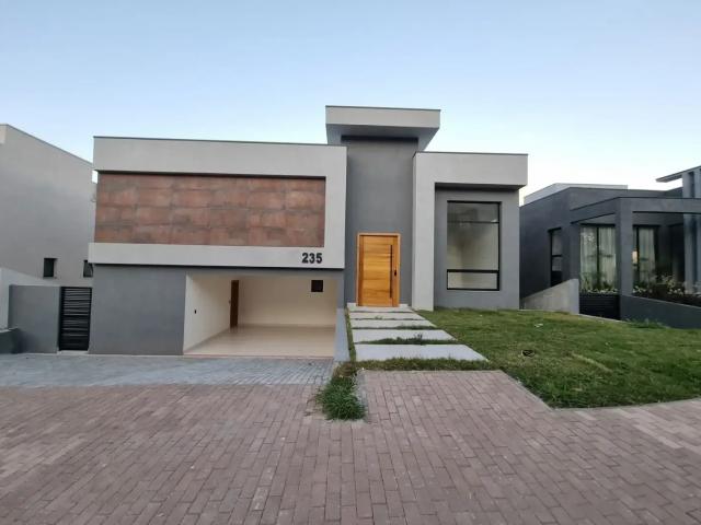 Casa / Sobrado em Condomínio para Locação em Carapicuíba/SP Granja Viana 3 Quartos