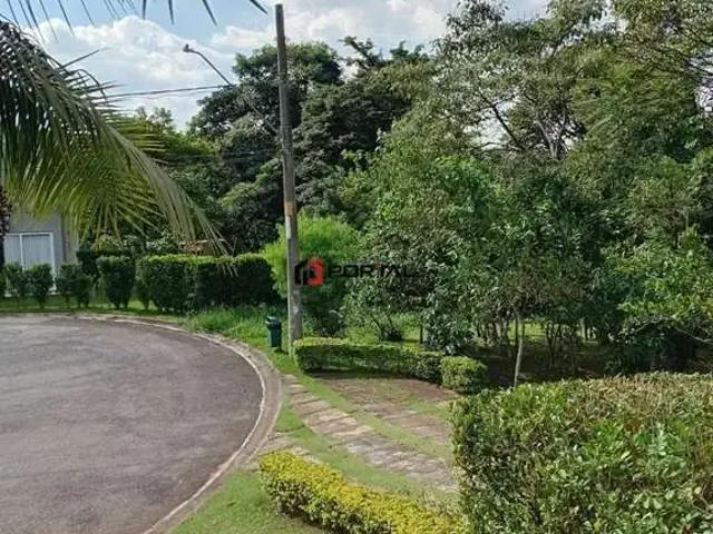 Casa / Sobrado em Condomínio para Locação em Carapicuíba/SP Granja Viana 3 Quartos