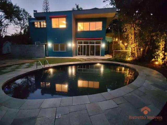 Casa / Sobrado em Condomínio para Locação em Carapicuíba/SP Jardim Marilu 6 Quartos