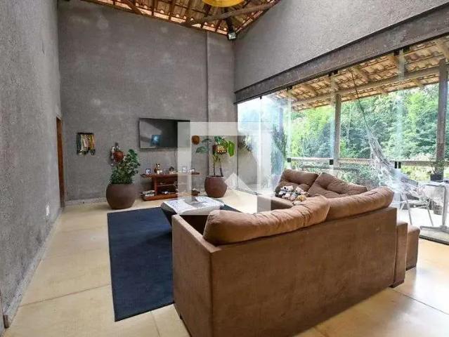 Casa / Sobrado em Condomínio para Locação em Contagem/MG Colonial 3 Quartos
