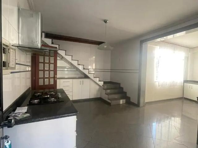 Casa / Sobrado em Condomínio para Locação em Conselheiro Lafaiete/MG Cachoeira 3 Quartos
