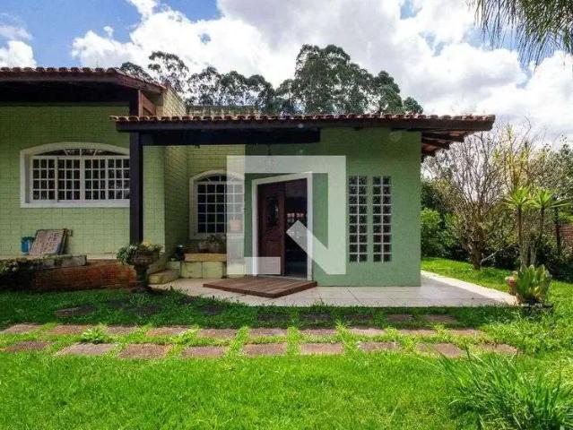 Casa / Sobrado em Condomínio para Locação em Cotia/SP Algarve 5 Quartos
