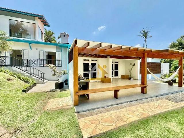 Casa / Sobrado em Condomínio para Locação em Cotia/SP Chácara Pavoeiro 4 Quartos
