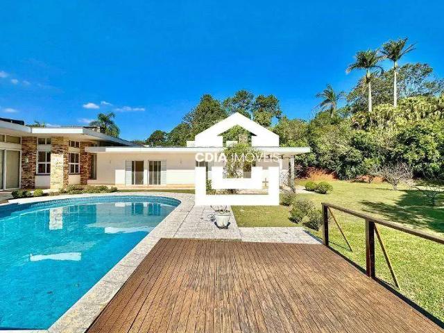 Casa / Sobrado em Condomínio para Locação em Cotia/SP Granja Viana 4 Quartos