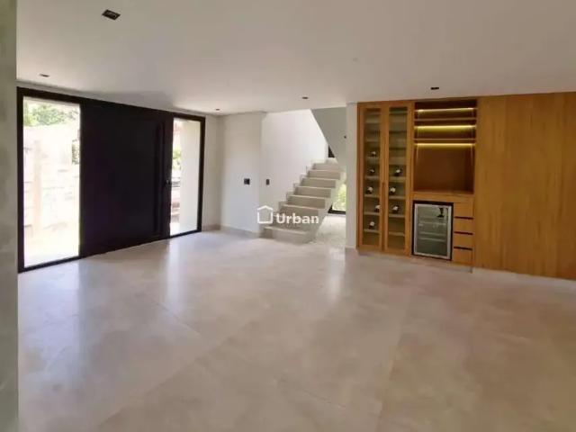 Casa / Sobrado em Condomínio para Locação em Cotia/SP Granja Viana 4 Quartos