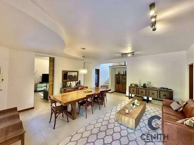 Casa / Sobrado em Condomínio para Locação em Cotia/SP Granja Viana 3 Quartos