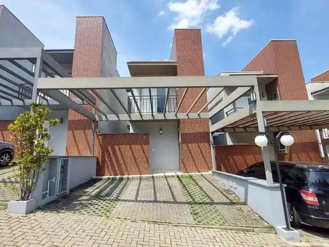 Casa / Sobrado em Condomínio para Locação em Cotia/SP Granja Viana 3 Quartos
