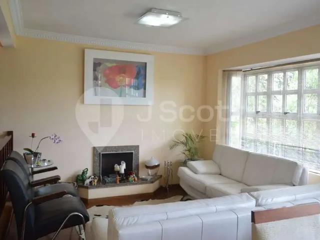 Casa / Sobrado em Condomínio para Locação em Cotia/SP Chácara Pavoeiro 3 Quartos