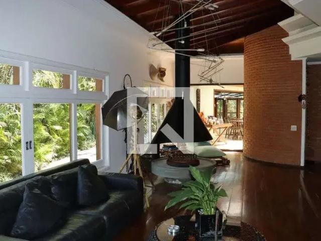 Casa / Sobrado em Condomínio para Locação em Cotia/SP Granja Viana II 6 Quartos