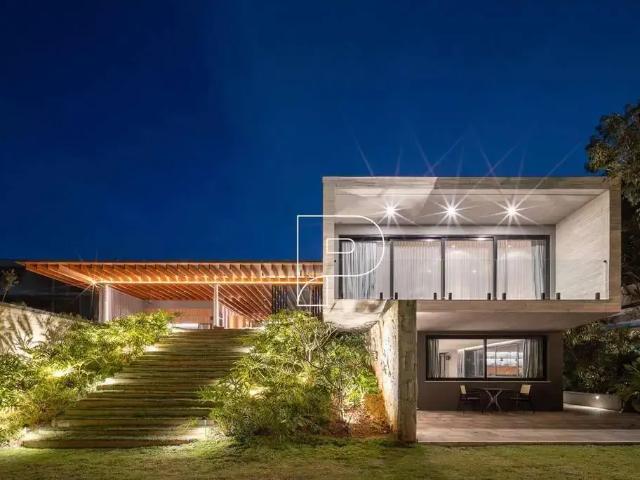 Casa / Sobrado em Condomínio para Locação em Cotia/SP Jardim Torino 4 Quartos