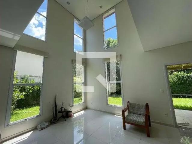 Casa / Sobrado em Condomínio para Locação em Cotia/SP Jardim Barbacena 3 Quartos
