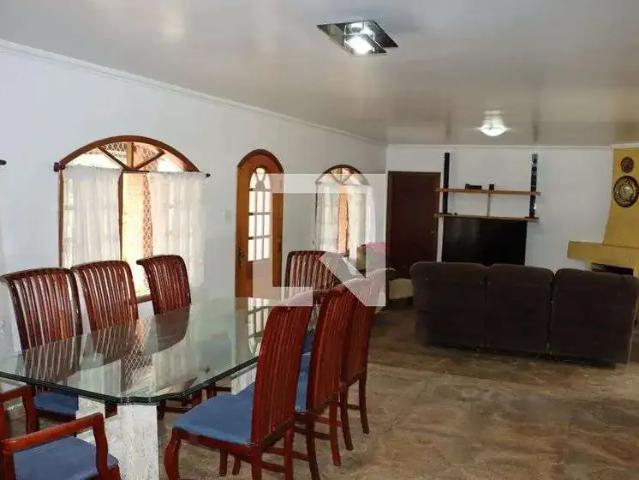Casa / Sobrado em Condomínio para Locação em Cotia/SP Jardim Belizário 3 Quartos