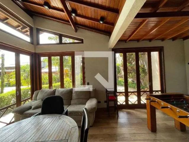 Casa / Sobrado em Condomínio para Locação em Cotia/SP Jardim Belizário 4 Quartos