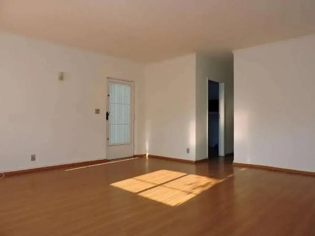 Casa / Sobrado em Condomínio para Locação em Cotia/SP Jardim da Glória 3 Quartos