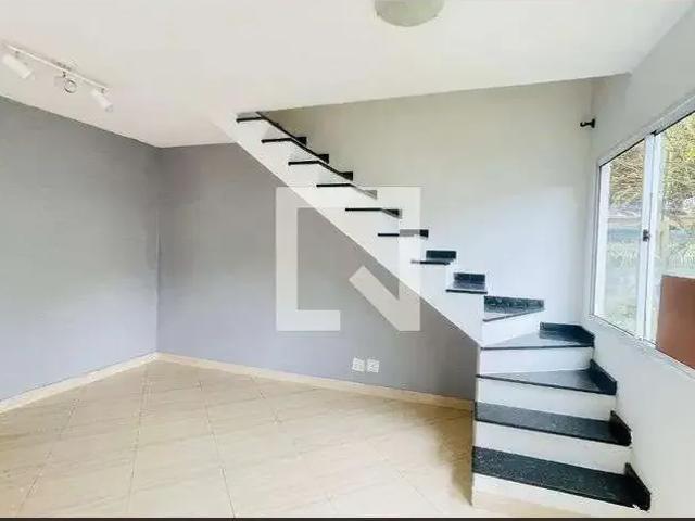 Casa / Sobrado em Condomínio para Locação em Cotia/SP Jardim Ísis 3 Quartos