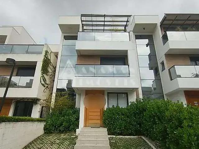 Casa / Sobrado em Condomínio para Locação em Cotia/SP Parque Rincão 4 Quartos