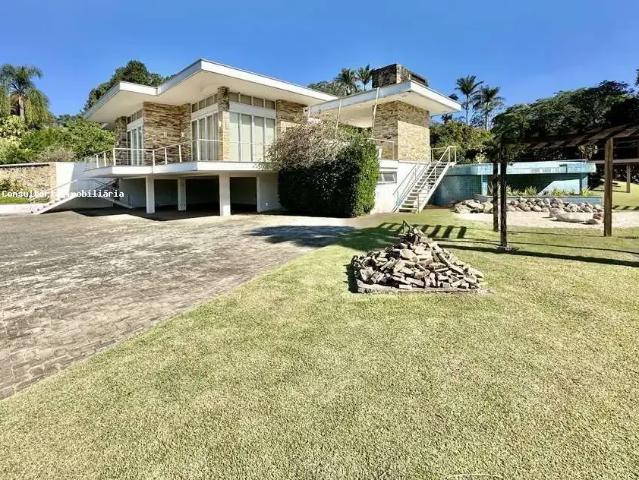 Casa / Sobrado em Condomínio para Locação em Cotia/SP Parque Silvino Pereira