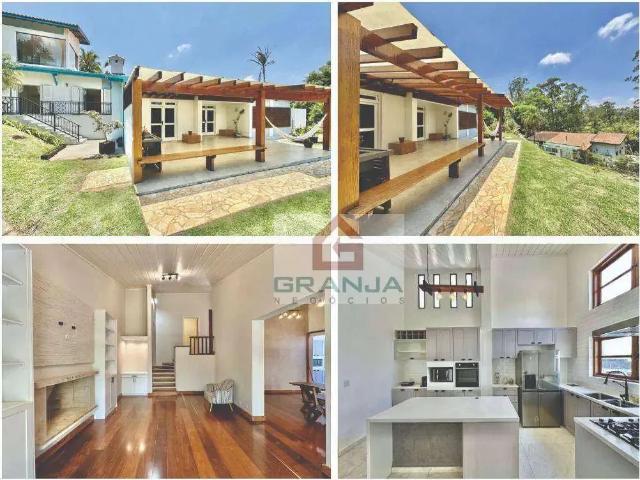 Casa / Sobrado em Condomínio para Locação em Cotia/SP Petit Village 4 Quartos