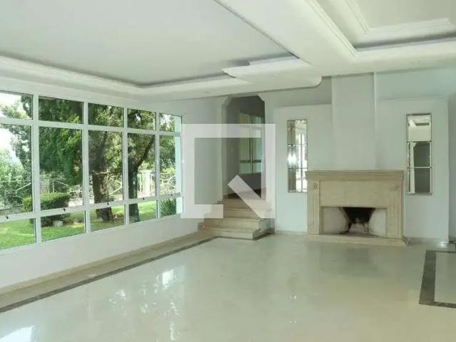 Casa / Sobrado em Condomínio para Locação em Cotia/SP Vila de São Fernando 5 Quartos