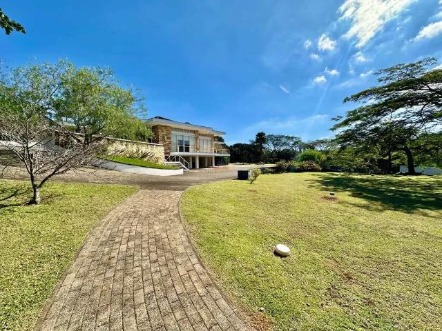Casa / Sobrado em Condomínio para Locação em Cotia/SP Vila Santo Antônio 4 Quartos