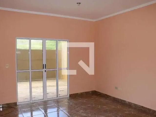 Casa / Sobrado em Condomínio para Locação em Cotia/SP Vila Santo Antônio 2 Quartos