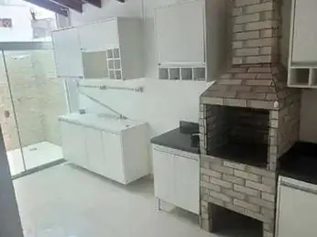Casa / Sobrado em Condomínio para Locação em Cuiabá/MT Jardim Florianópolis 4 Quartos