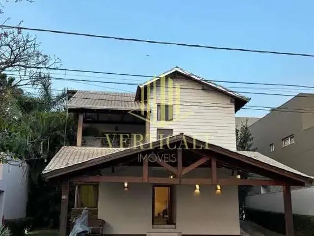 Casa / Sobrado em Condomínio para Locação em Cuiabá/MT Jardim Itália 4 Quartos