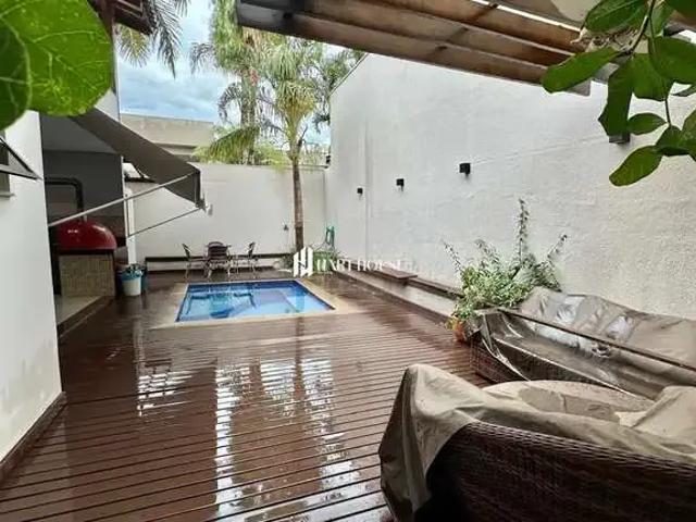 Casa / Sobrado em Condomínio para Locação em Cuiabá/MT Jardim Itália 4 Quartos