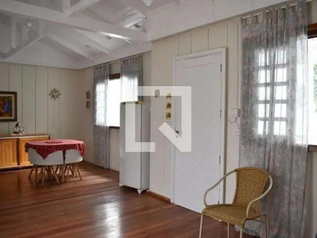 Casa / Sobrado em Condomínio para Locação em Curitiba/PR Mercês 1 Quartos
