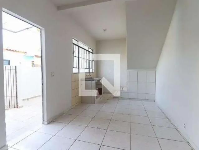 Casa / Sobrado em Condomínio para Locação em Curitiba/PR Boqueirão 2 Quartos