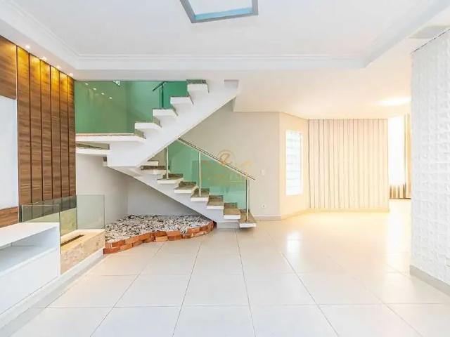 Casa / Sobrado em Condomínio para Locação em Curitiba/PR Campo Comprido 4 Quartos