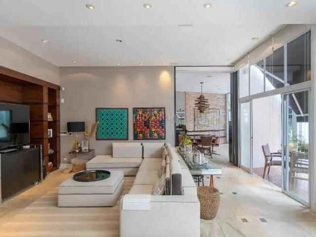 Casa / Sobrado em Condomínio para Locação em Curitiba/PR Ecoville 6 Quartos