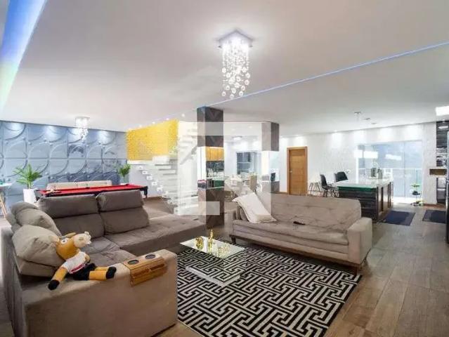 Casa / Sobrado em Condomínio para Locação em Curitiba/PR Fazendinha 3 Quartos