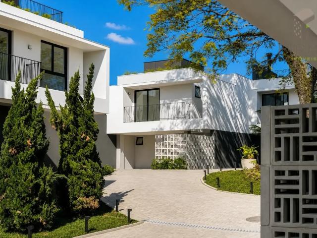 Casa / Sobrado em Condomínio para Locação em Curitiba/PR Guabirotuba 3 Quartos